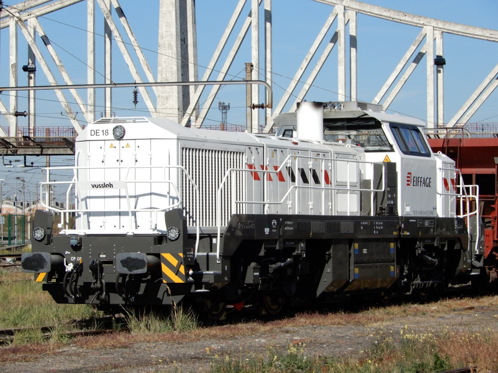 LA PASSION DU TRAIN: DE18 Eiffage à Tergnier par Yves B