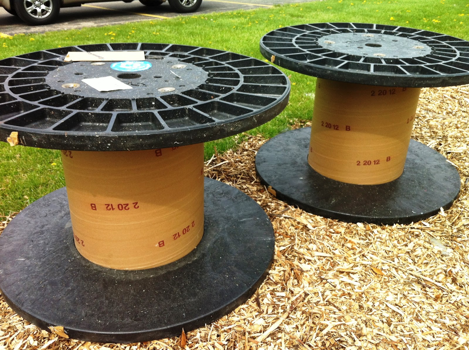 Pierce Garden Friends: New Garden Tables - Telecom Spools
