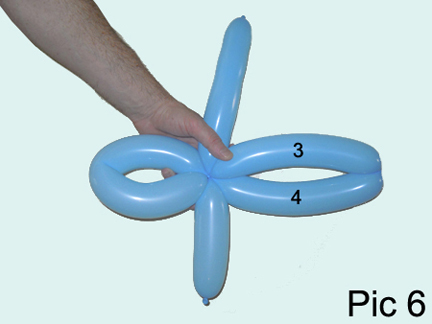 CLASSICAL: Balloon bow tie