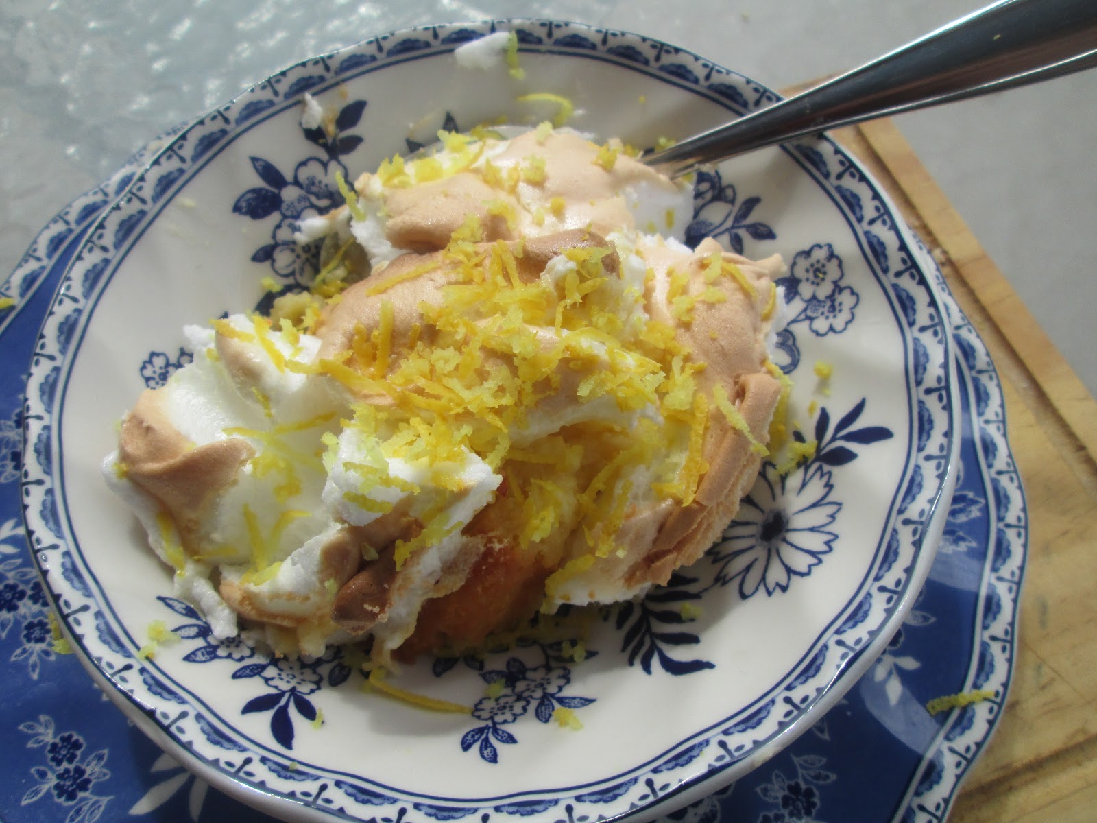 Canela kitchen (gloria): Lemon meringue bread pudding