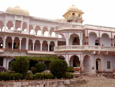 Gujarat Ghumo: Darbar Gadh