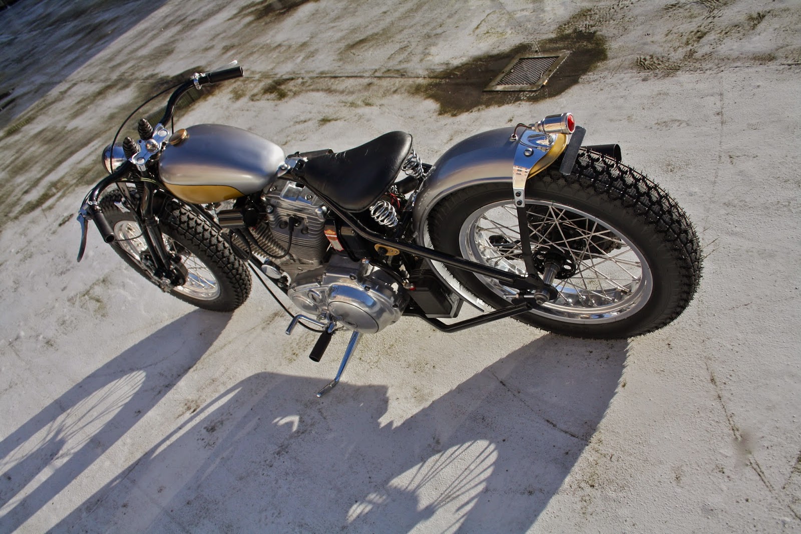 JAMESVILLE MOTORCYCLES: JAMESVILLE '88 EVO SPORTSTER BOBBER