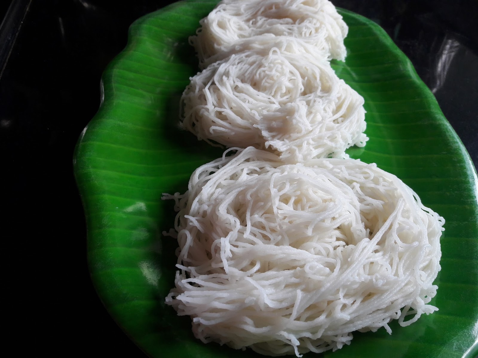 Idiyappam/Semige/Rice Sev/Putu mayam - by AroundTheKitchen