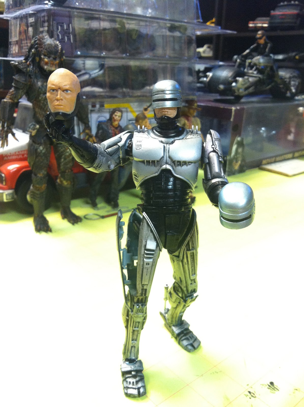 GeekSummit: GeekSummit's CUSTOM NECA ROBOCOP | Removable Helmet