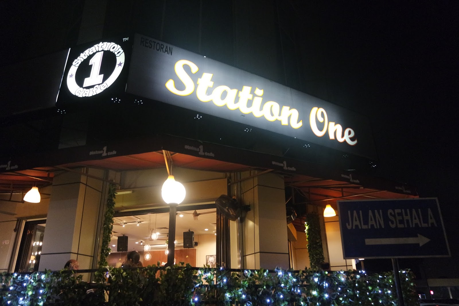 PERFECT SHARING X-MAS COMBO MEAL AT STATION ONE LEISURE CAFÉ SEREMBAN ...