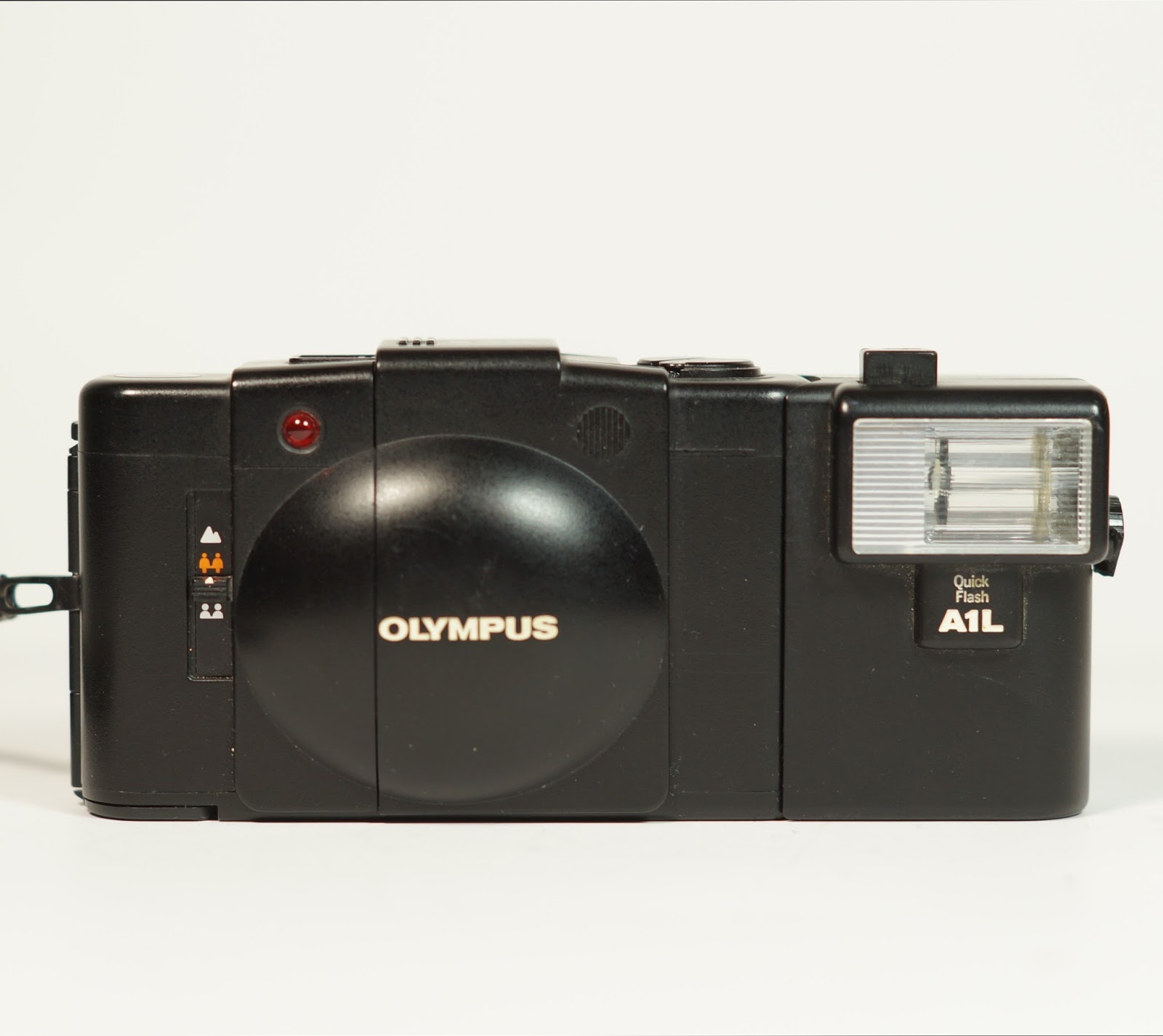 Olympus XA-2 35mm Film Camera with A1L Quick Flash