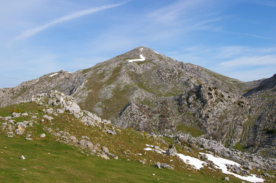 monchu x montaña: GAMONAL