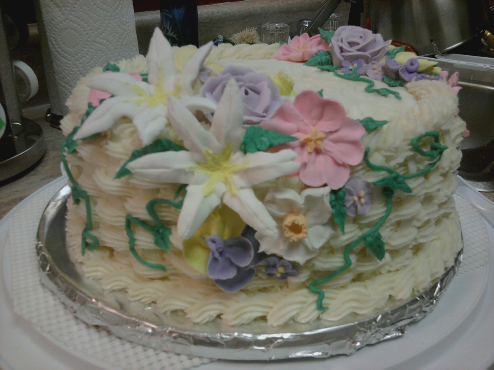 The Gluten Free Wife: Wilton Advanced Flowers Final Cake!!!
