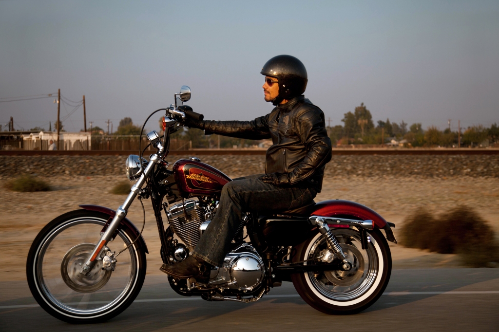 Harley-Davidson XL1200V Seventy-Two | MotoAdvances