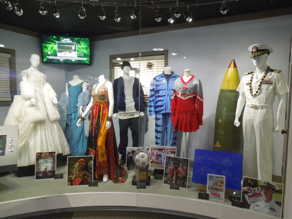 Hollywood Movie Costumes and Props: Best of Universal Studios Hollywood ...