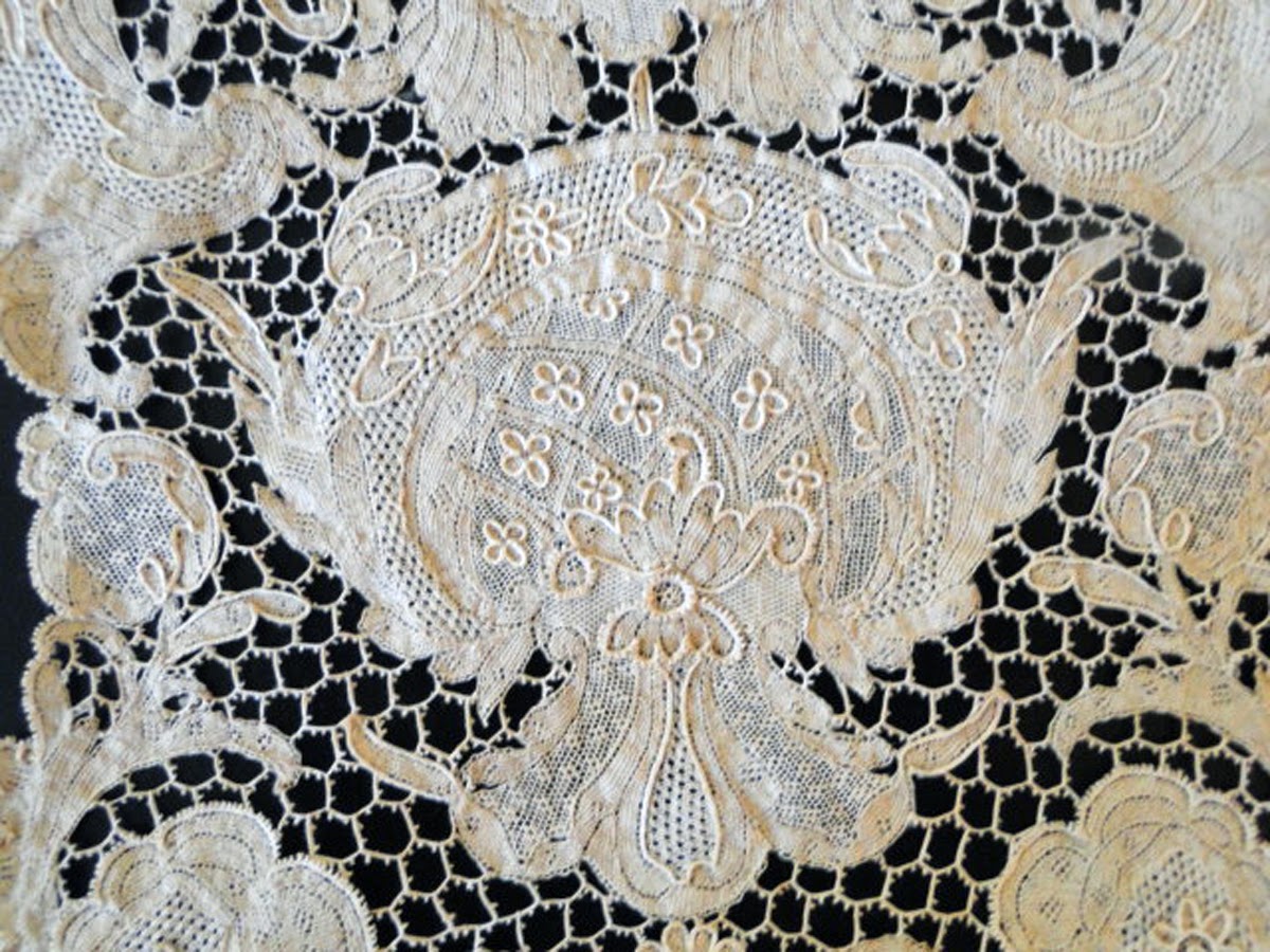 Buyer & Seller of Antique Lace, Fine Linens, Vintage Clothing, Haute ...