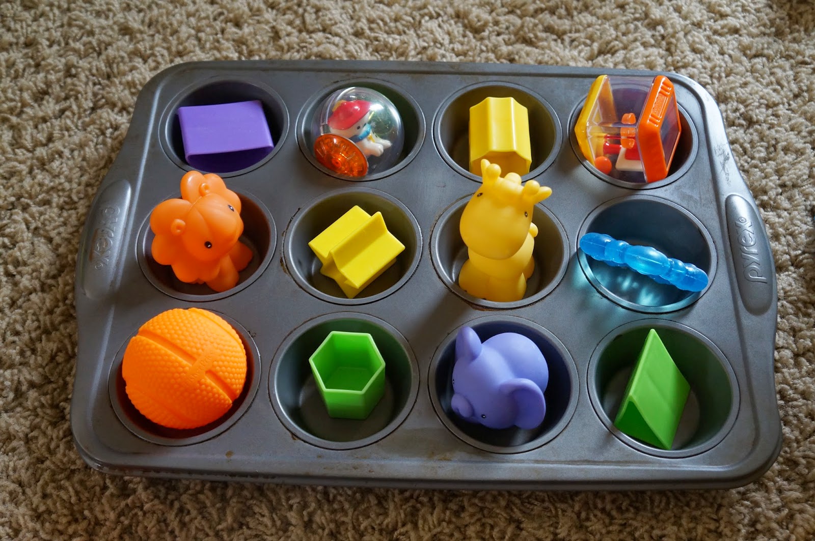 Nap and Learn Mommy: Muffin Pan Sorting Activity