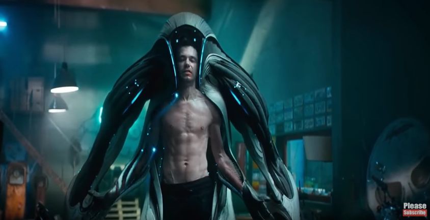 Attraction (2017) - Man With Alien Suit vs Alien | Russian Alien Movie ...