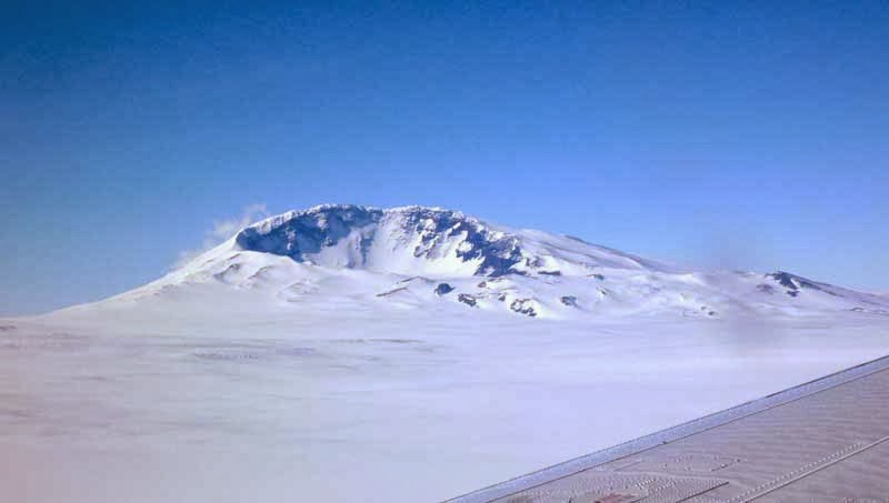 Species New to Science: [Geology • 2013] Seismic Detection of an Active ...