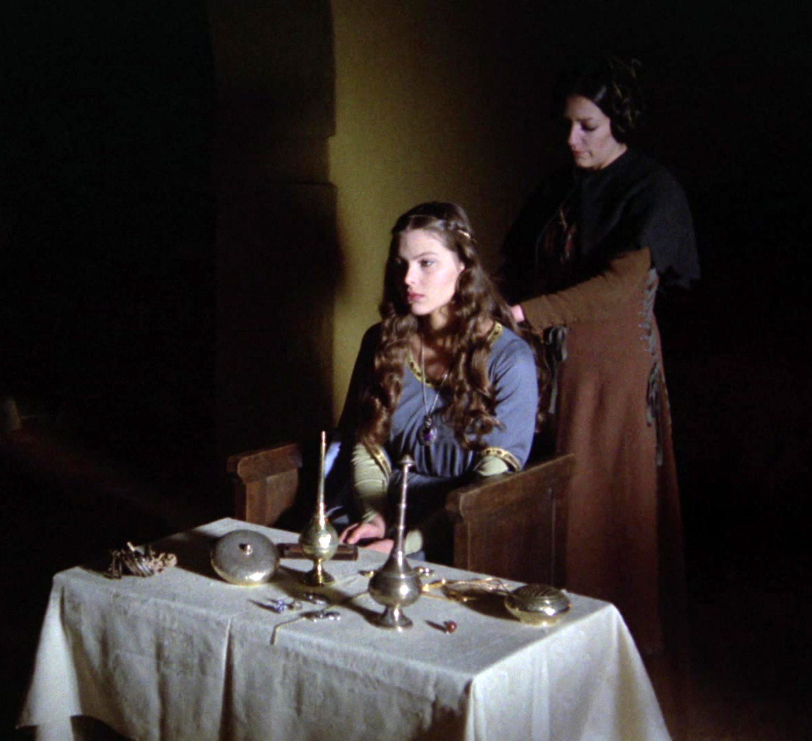 Leonor | MOSTBEAUTIFULGIRLSCAPS