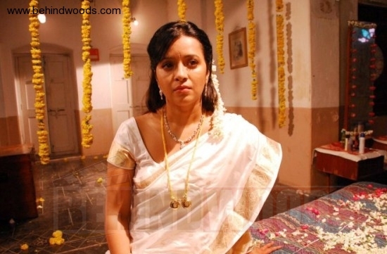 Indian Celebs Pics: Reema Sen sexy in saree