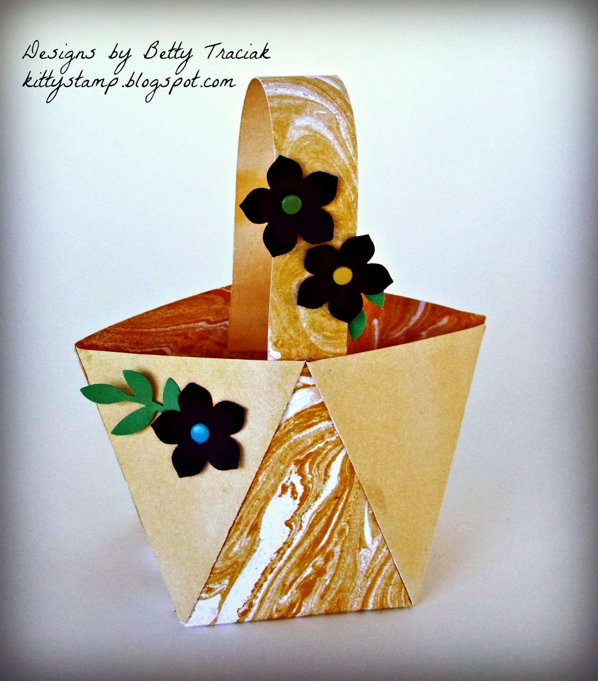 Kitty Stamp: Pyramid Pals Basket and Purse