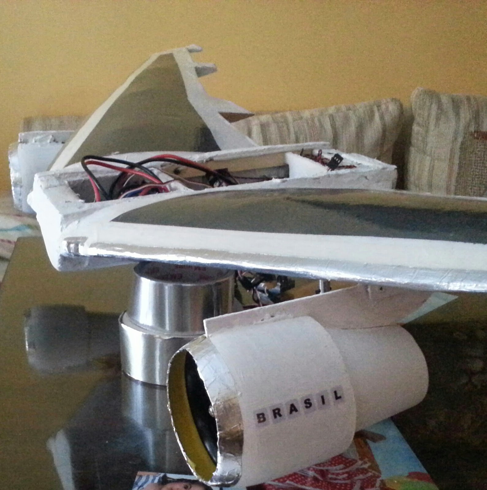 AVIONES RC DEPRON: CASI TERMINANDO BOEING 767 TAM