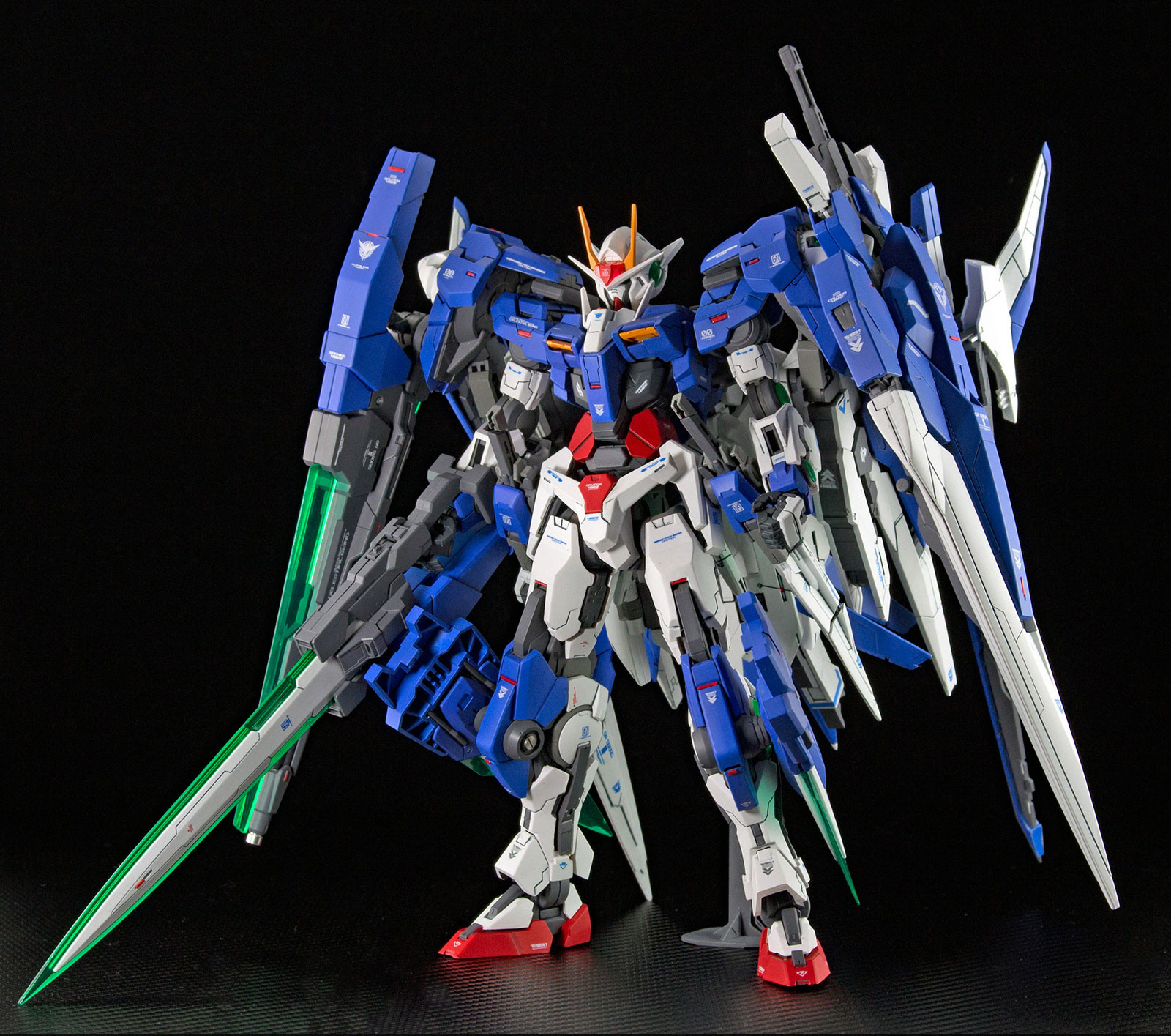 Custom Build: MG 1/100 GN-0000 + GNR-010 / XN 00 00 Raiser Seven Sword / G