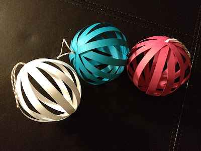 Happy Kind of Life: Day 18 of Christmas Crafting: Paper Orb Ornaments