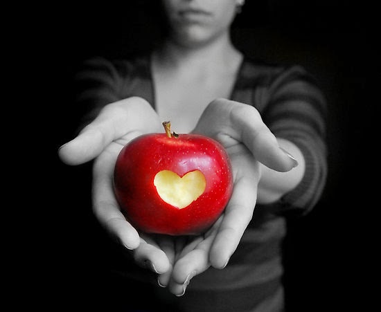 [Ubas.na.may.Cyanide]: Love Bites: The Chikinini Man