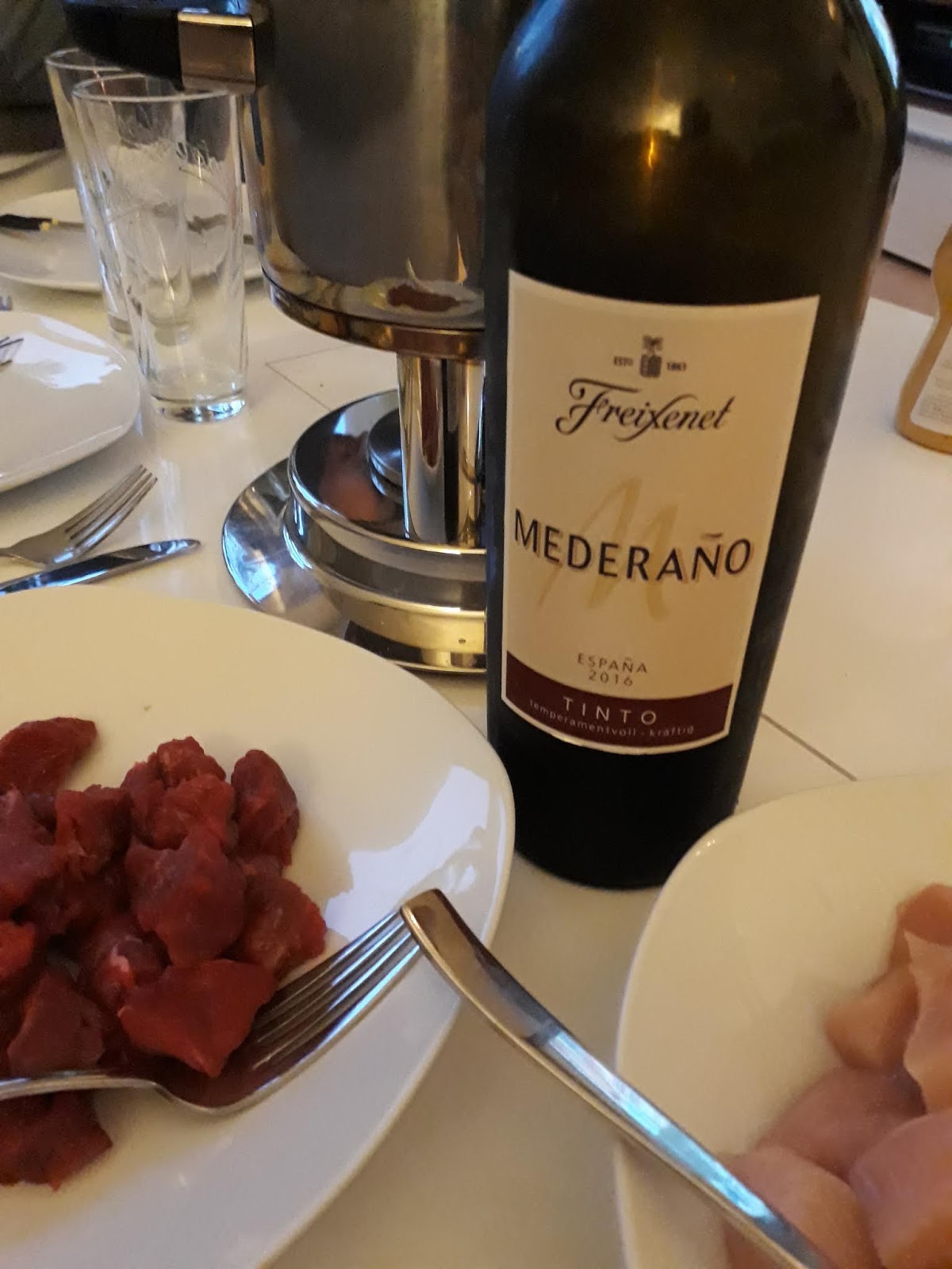 Das kleine Testcafé: Spanische Weine von Freixenet Mederaño im Test