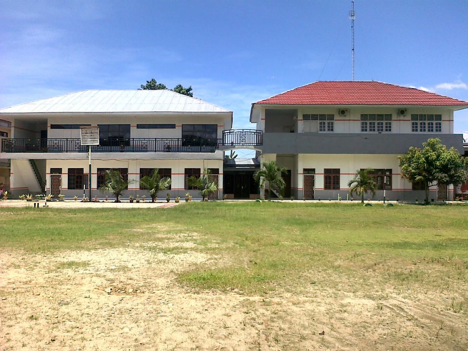 AKPER PEMKAB LABUHANBATU: gedung Laboratorium