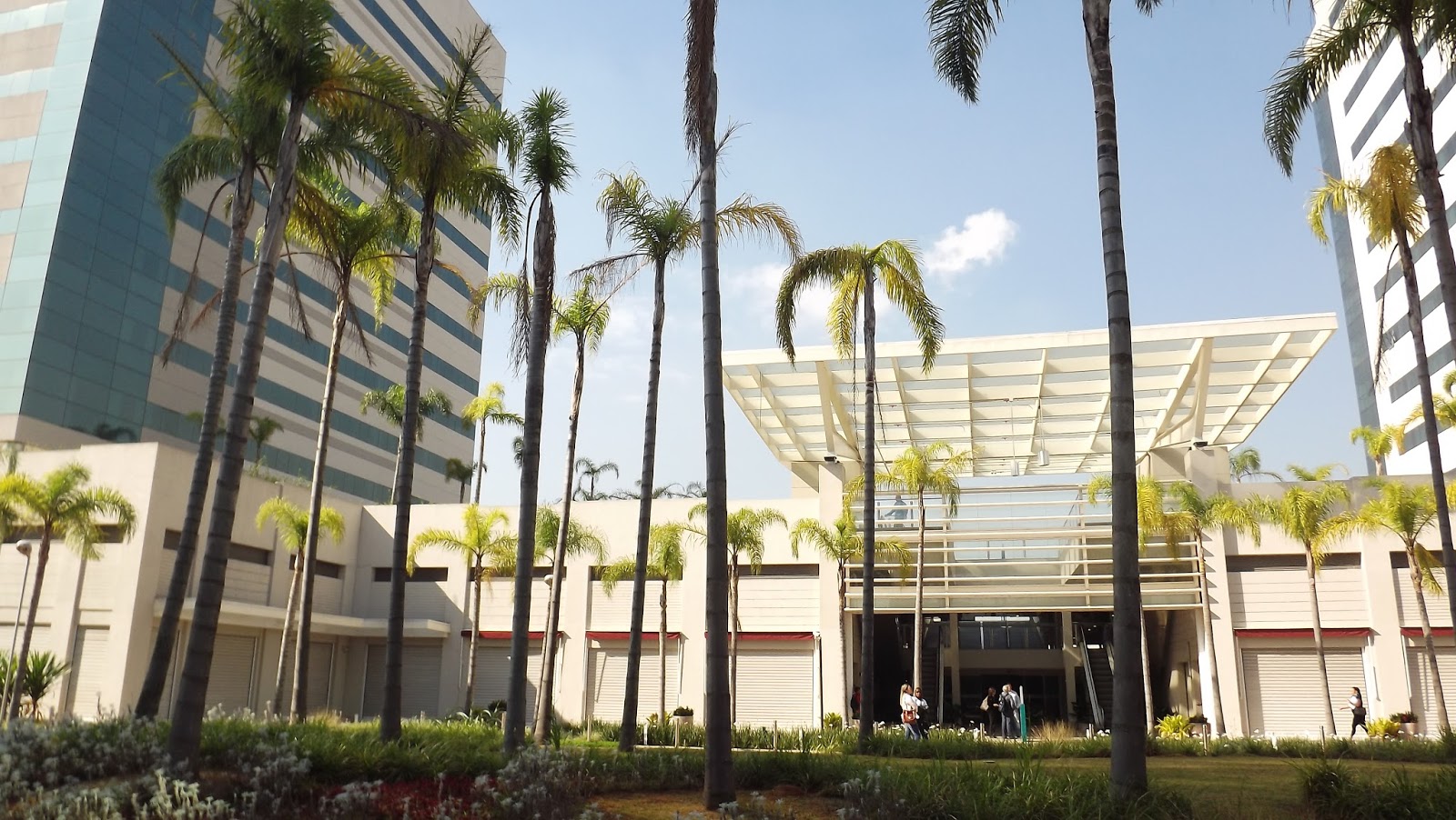 Forum de Santo Amaro - Prédio III: Entrada principal.