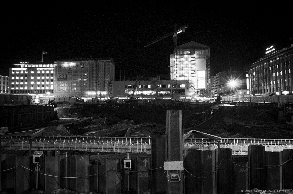 Kaksoiskuva: Diginoir