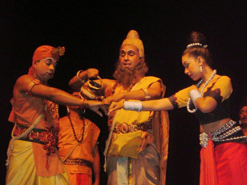 Dramas in Sri Lanka: එදිරිවීර සරච්චන්ද්‍රයන්ගේ මනමේ නාටකය