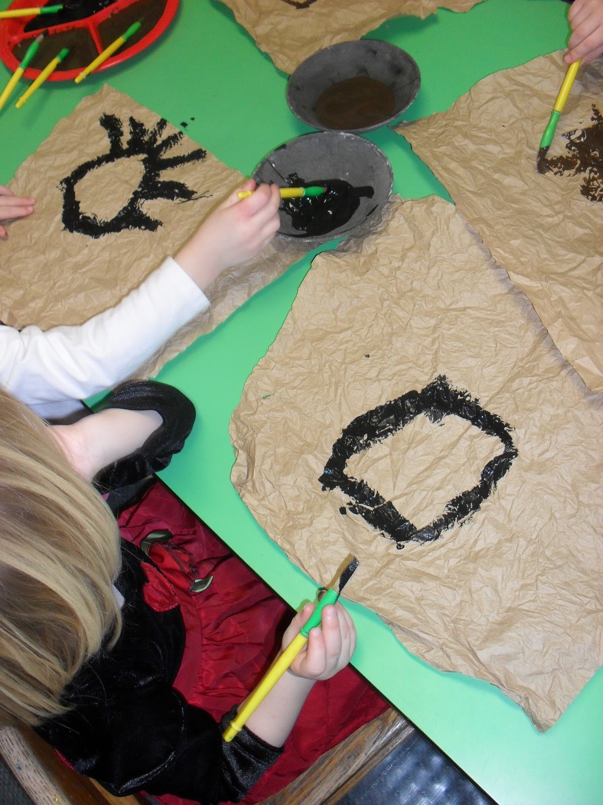 Ms. Ariann's Preschool Classroom: Caves