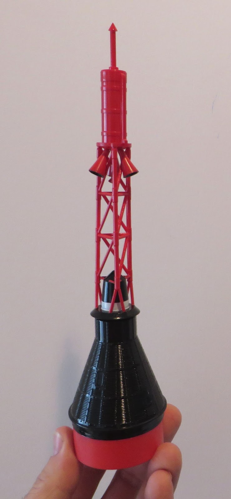 Model Rocket Building: Estes Mercury Redstone #1921 Build Part 17 ...