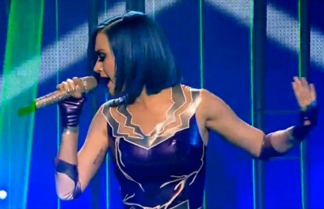 Dirty Pop Stuff: Katy Perry Actúa En "Let's Dance For Sport Relief"