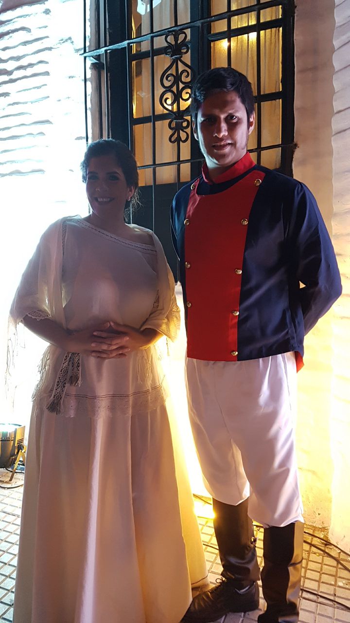 Vestir a las mujeres de la Colonia. 1811. El typoi