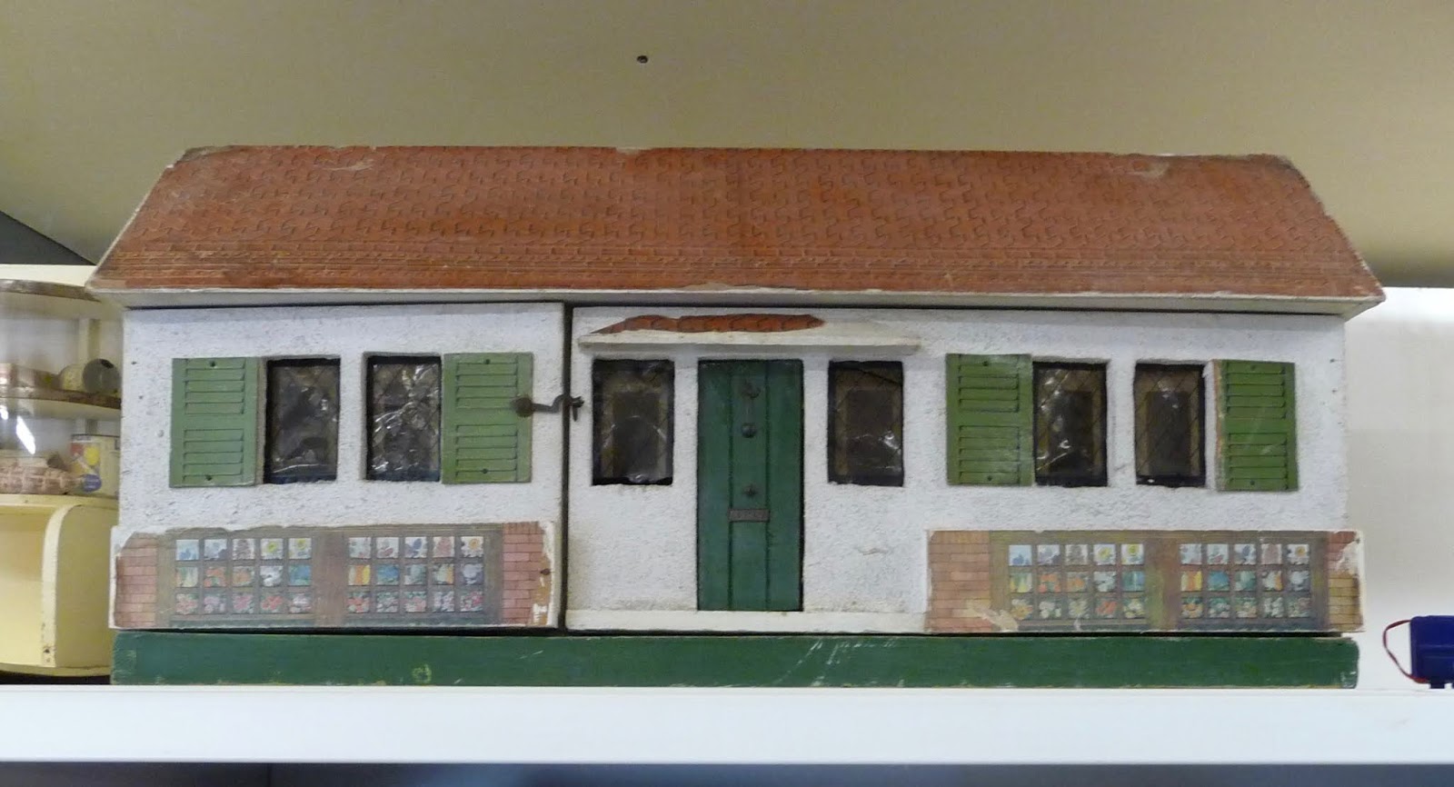 Truly Madly Tiny: The Most Amazing Lines/Triang Dolls' House Collection!