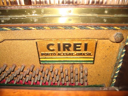 Blogpaedia: Fábricas de pianos nacionais e avaliações dos seus produtos