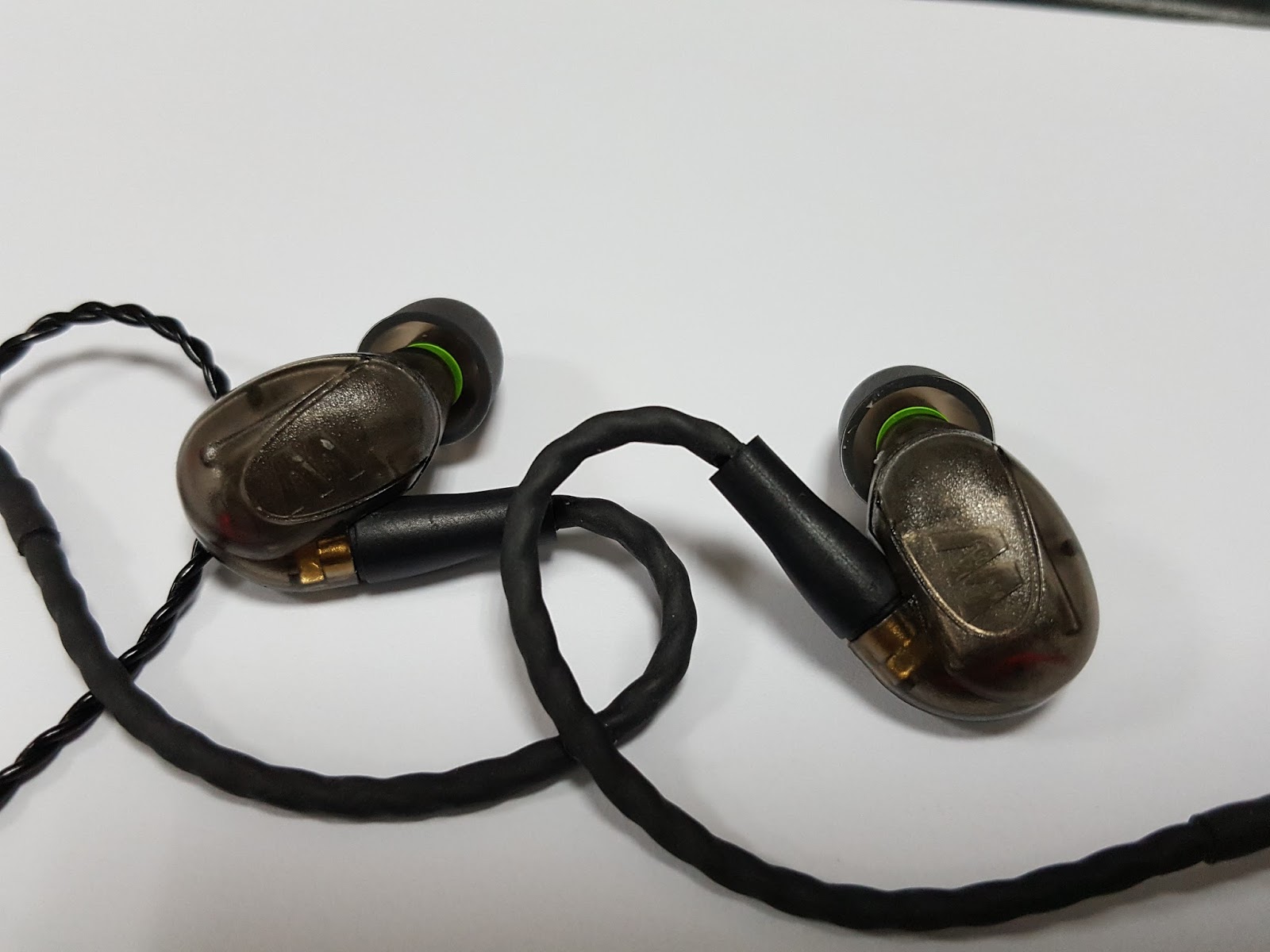 Westone UM Pro 30 平衡電樞式三單體, 很暖的聲音