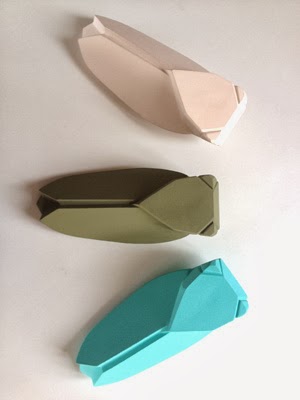 La cigale du 21ème siècle sera design et monochrome! - Initiales GG ...