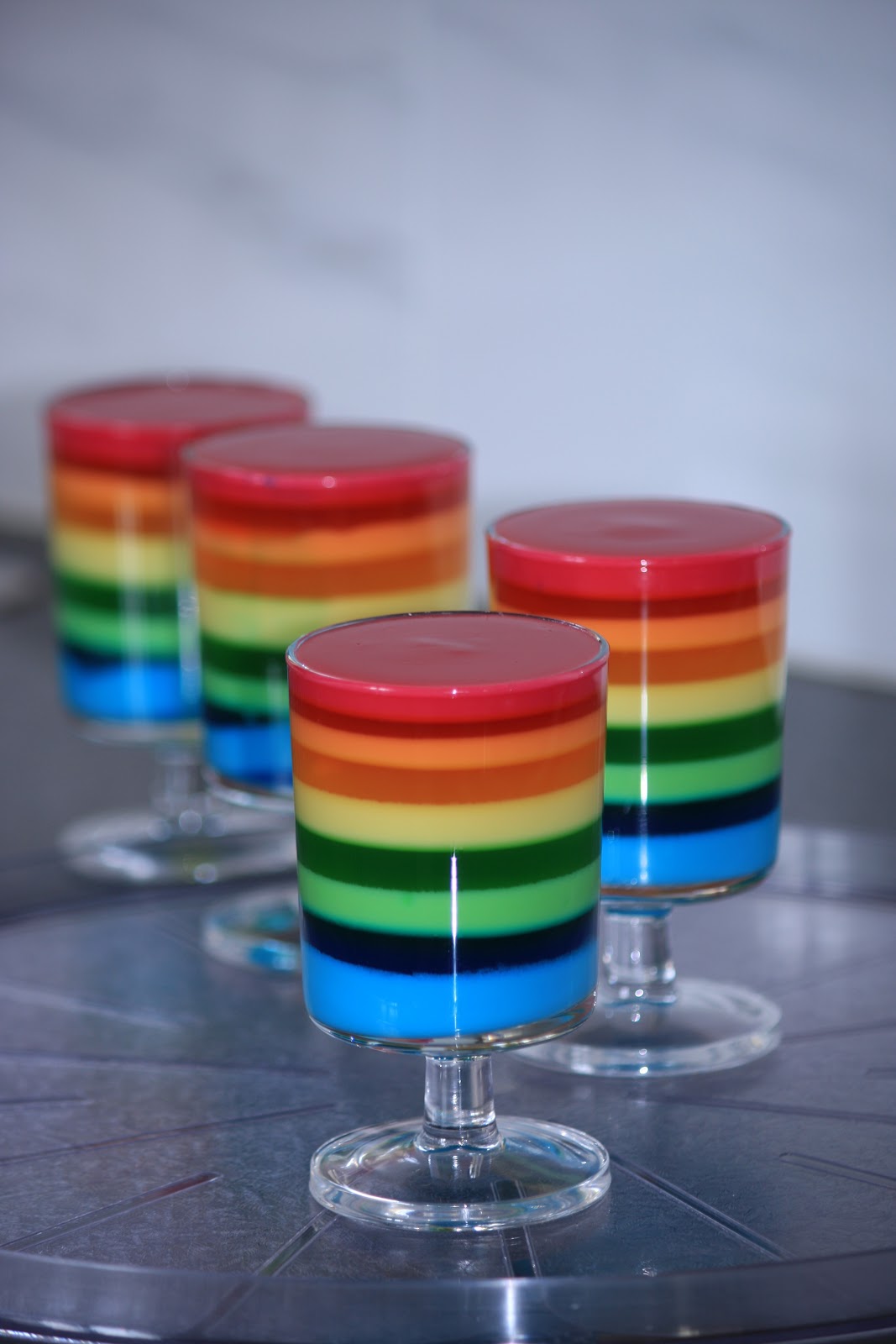 Kreasi Dapur Iis Sukendar: Rainbow Agar-agar Puding