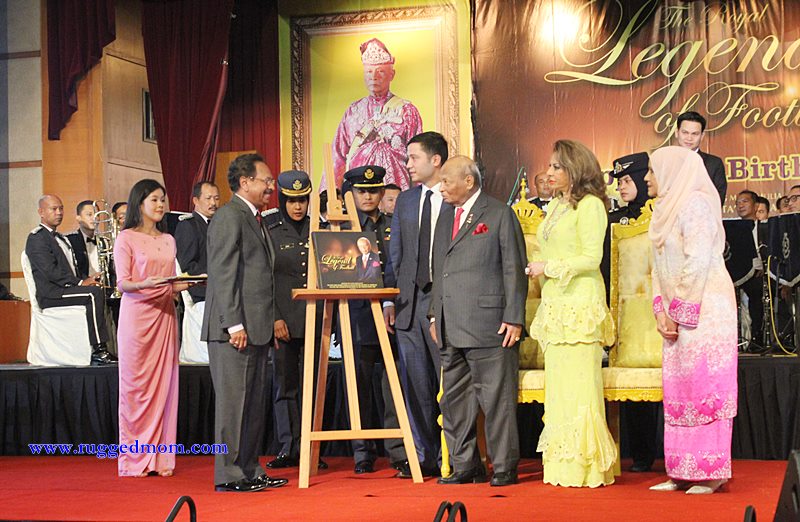 Mengiktiraf Sumbangan Sultan Pahang Dalam Bolasepak, Buku "The Royal ...