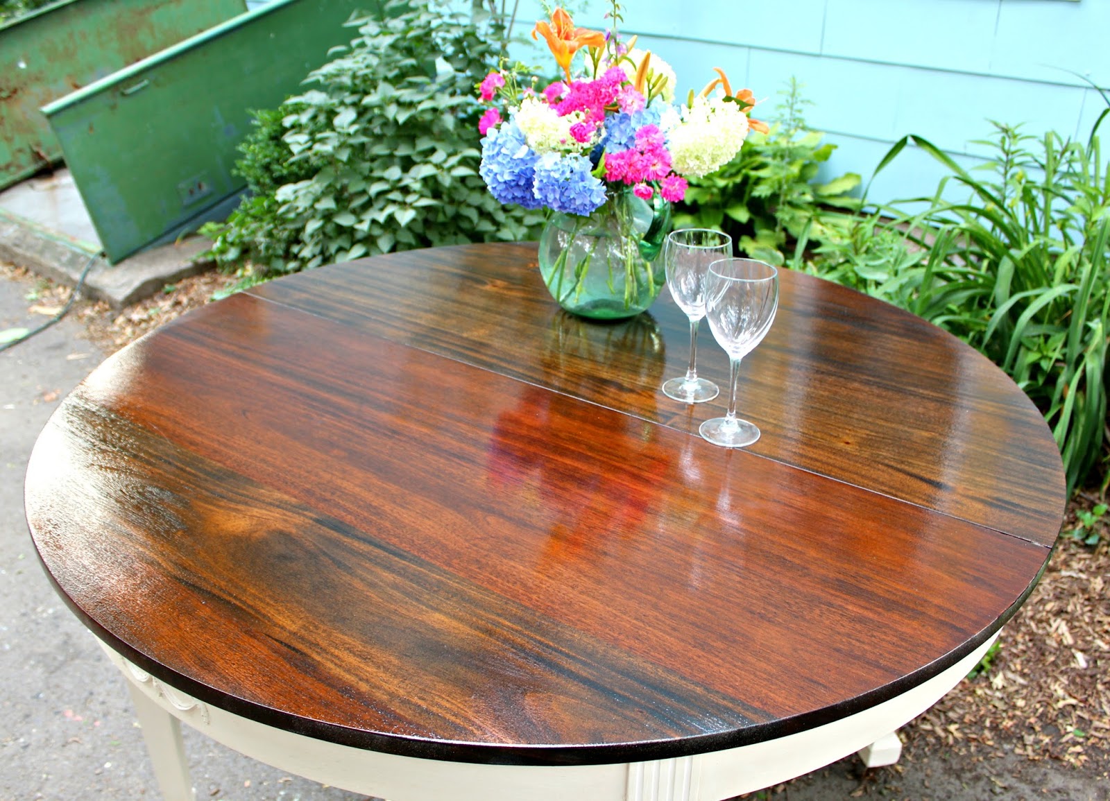 Heir and Space: A Dining Table in Cream