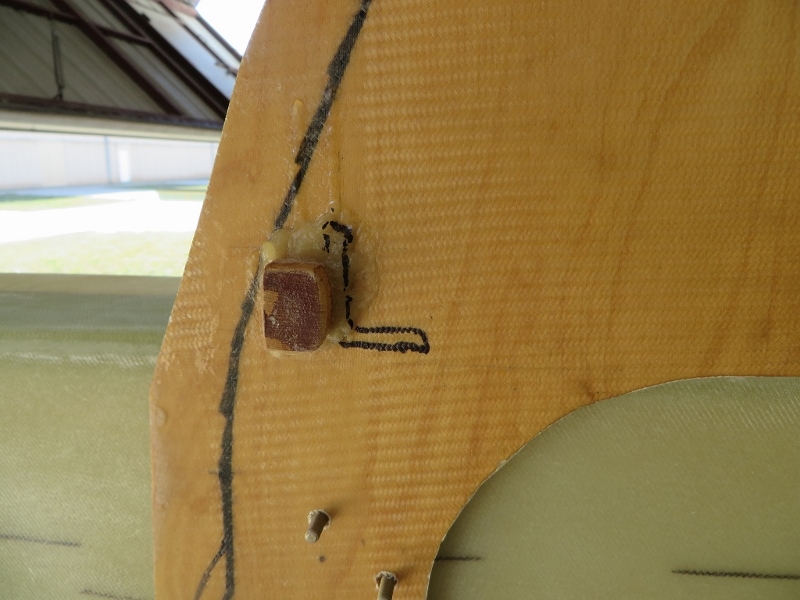 The Long EZ Build: Center section spar install