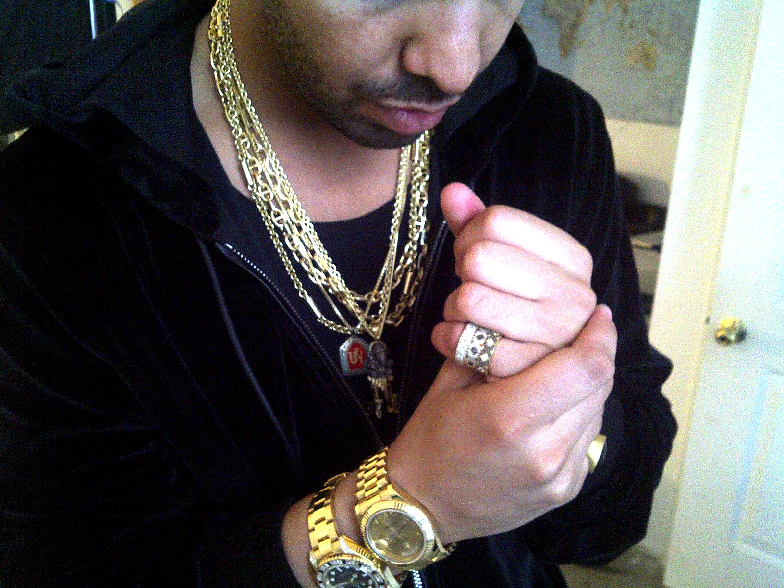 Welcome to RolexMagazine.com: DRAKE A Rolex Wrist Bling Fanatic...
