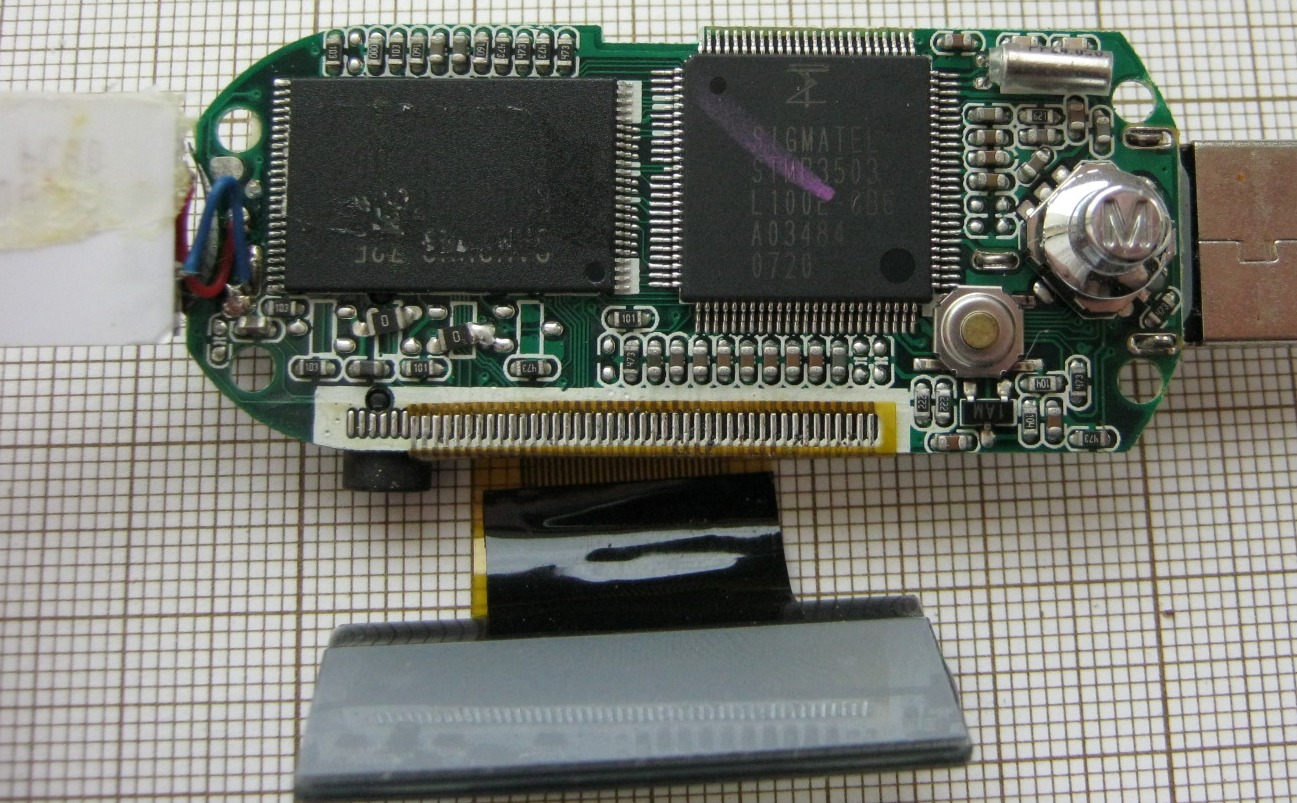 Common Emitter: Teardown: TECHNIKA 1GB mp3 player