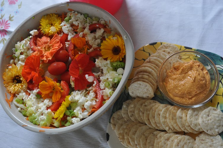 The Knitty Gritty Homestead: A Solstice Salad