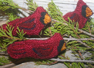 Primitives by the light of the moon: Cardinal Needle Punch Free Doodle