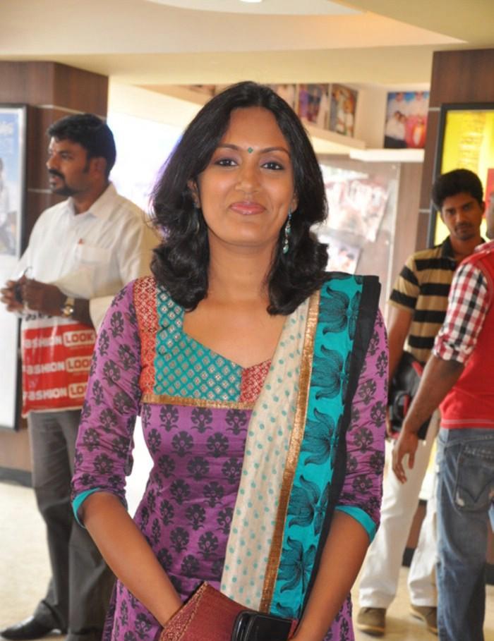 Actress Photos Stills Gallery: Devadarshini Tamil Character Actress ...