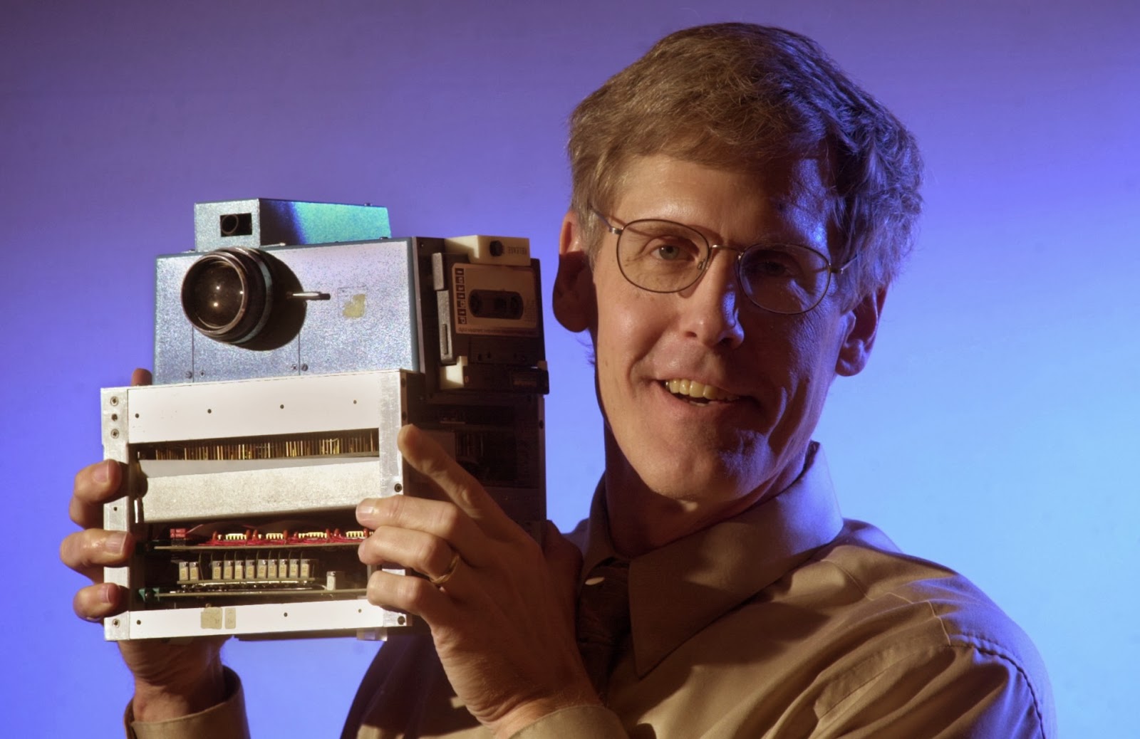 Informatica 1: Steve Sasson - Creador de la cámara digital