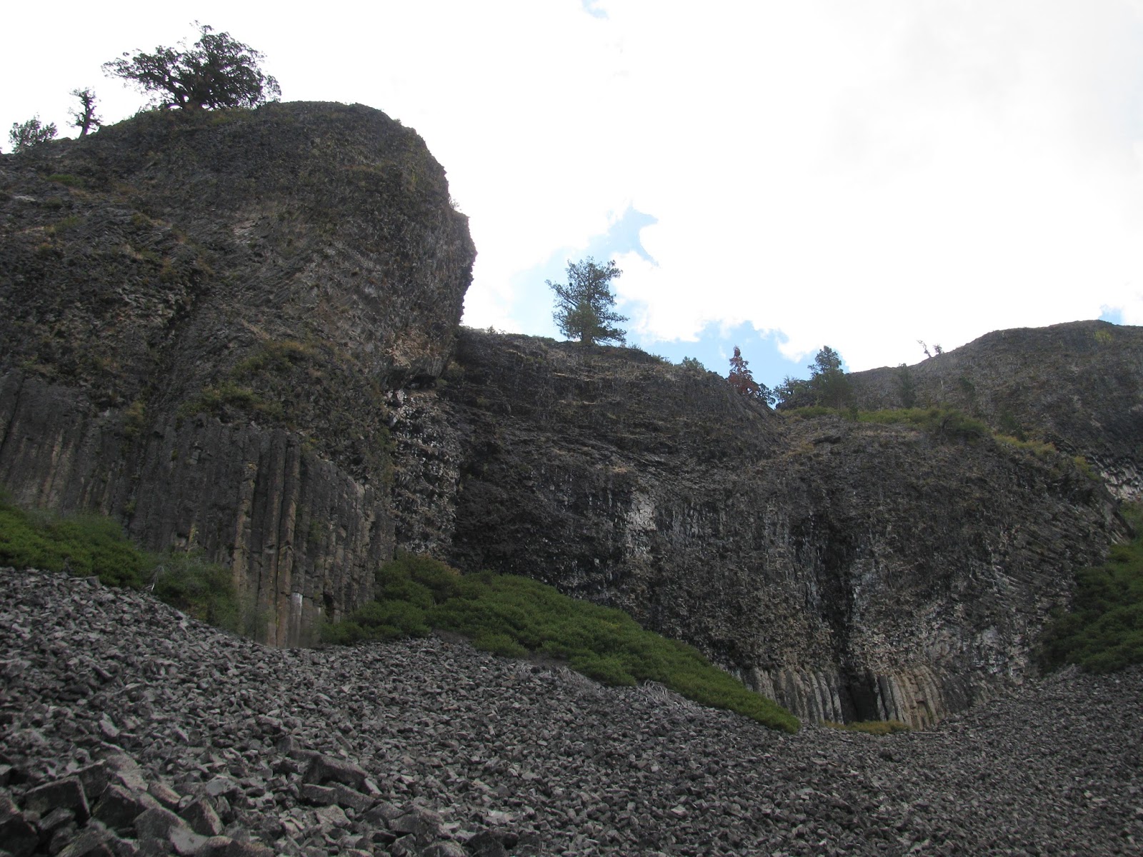 Weekend Wanderluster: Columns of the Giants (Tuolumne County, California)