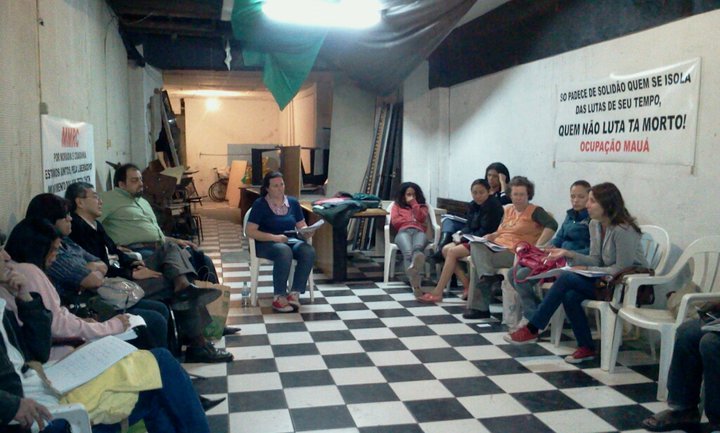 AMOALUZ em Paris: Simone Gatti é selecionada e representa proposta de ...